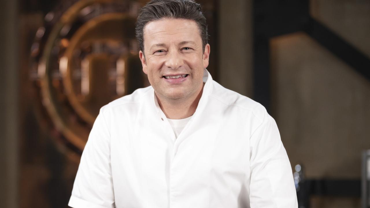 Jamie Oliver Heats Up The MasterChef Australia Kitchen. - On Your Markus