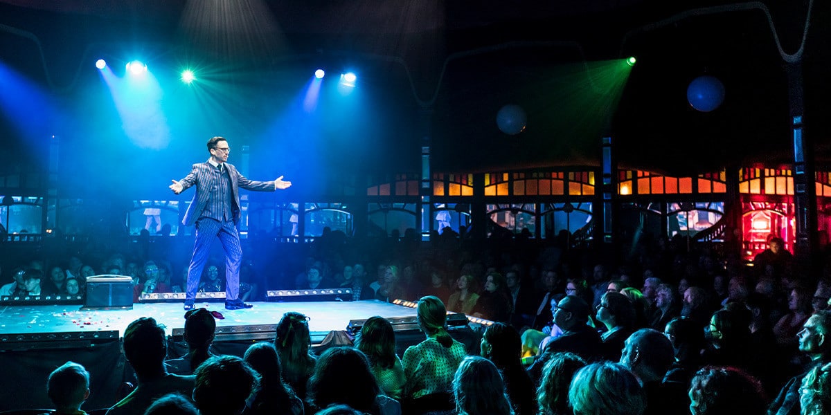 REVIEW: London Calling with Paul Dabek - On Your Markus
